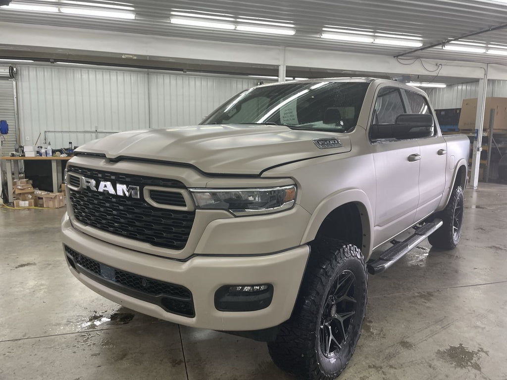 2025 1500 4x4 Apex Premium Lifted Truck – Fox Factory Vehicles